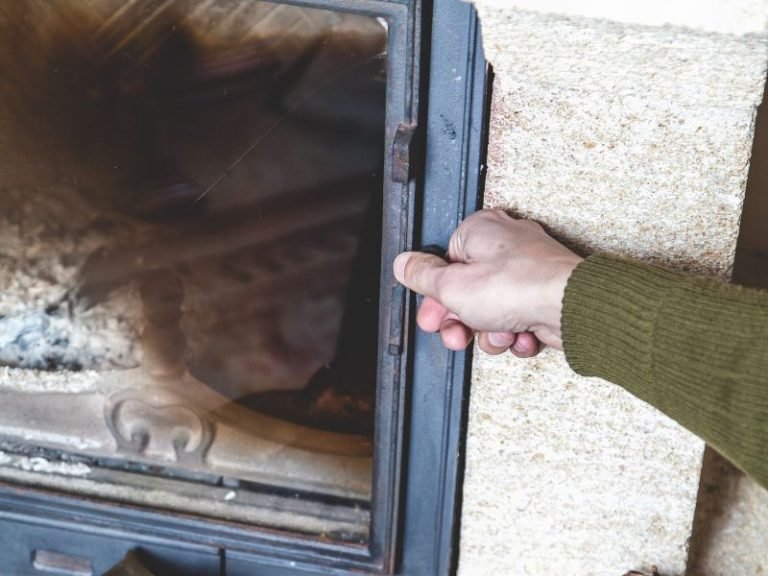 When to Close Glass Doors on a Fireplace (The Truth) – Fireplace Tips